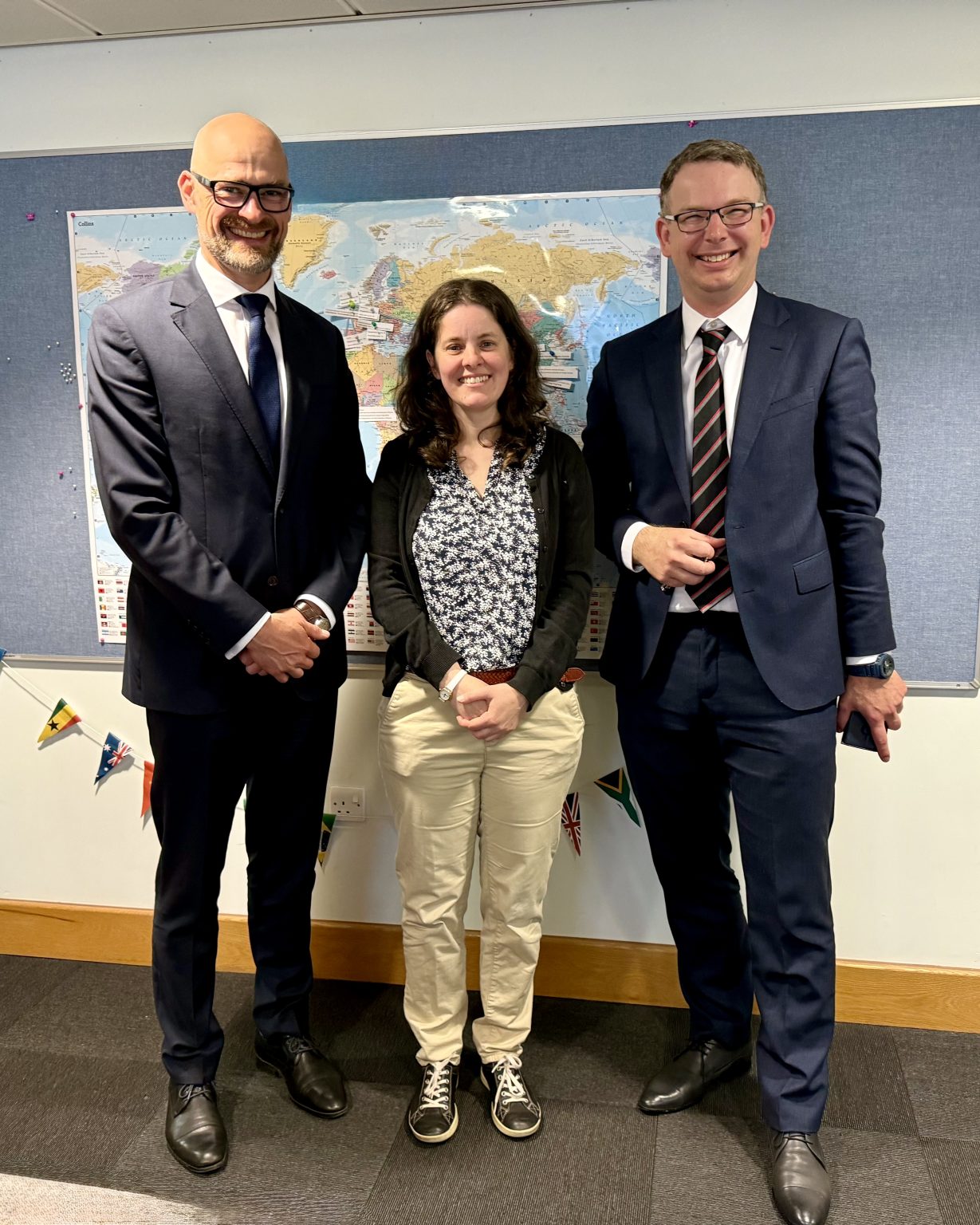 Consul General Visits CASS – CASS